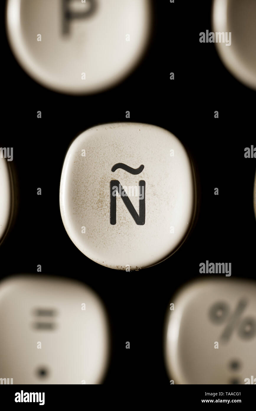 Spanish letter of the keyboard of an old typewriter Stock Photo - Alamy