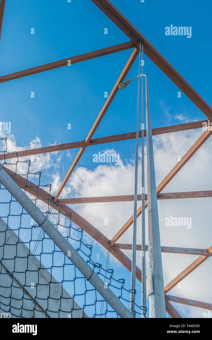 Truss shapes hi-res stock photography and images - Alamy