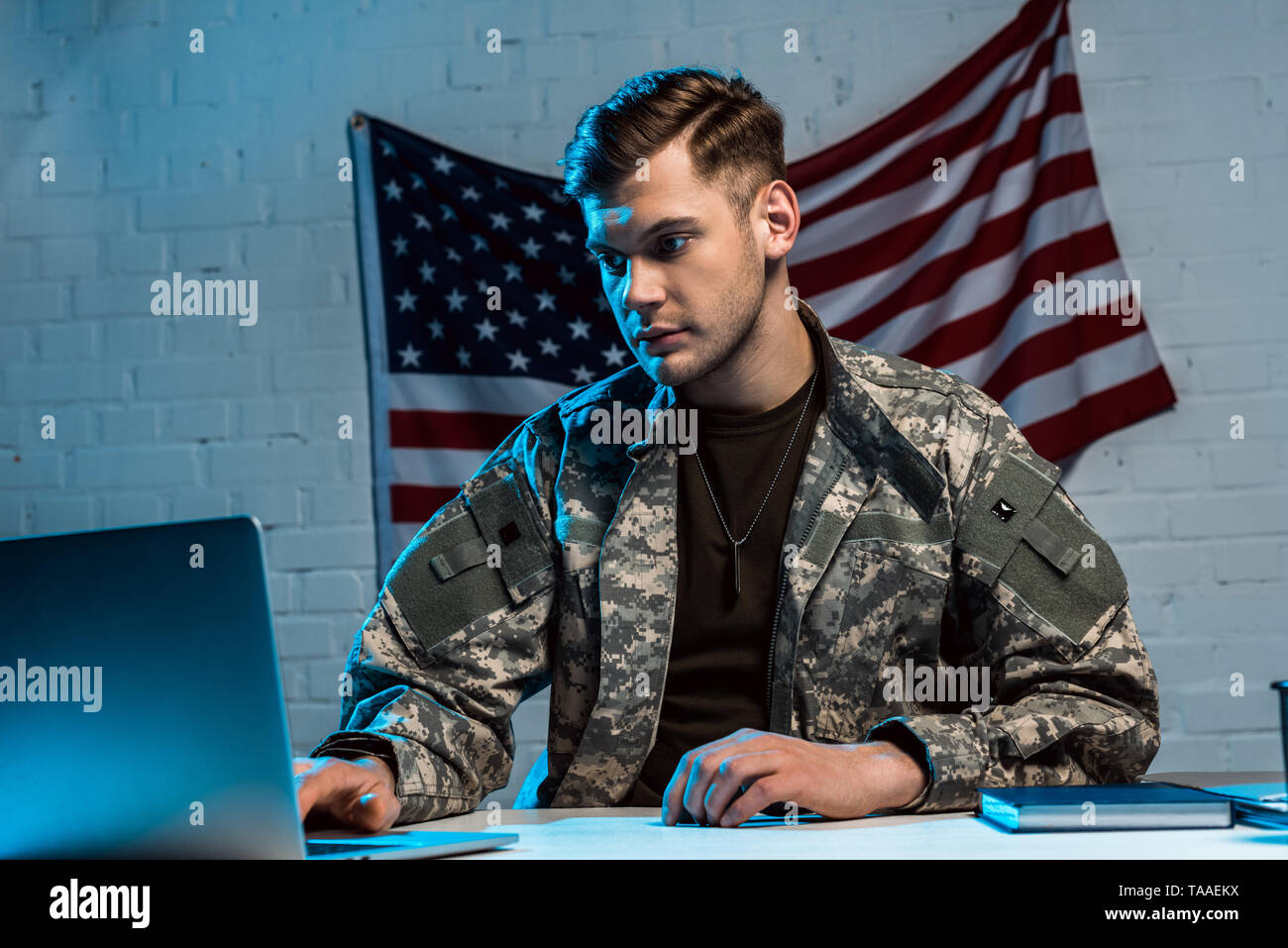 Military man hi-res stock photography and images - Alamy