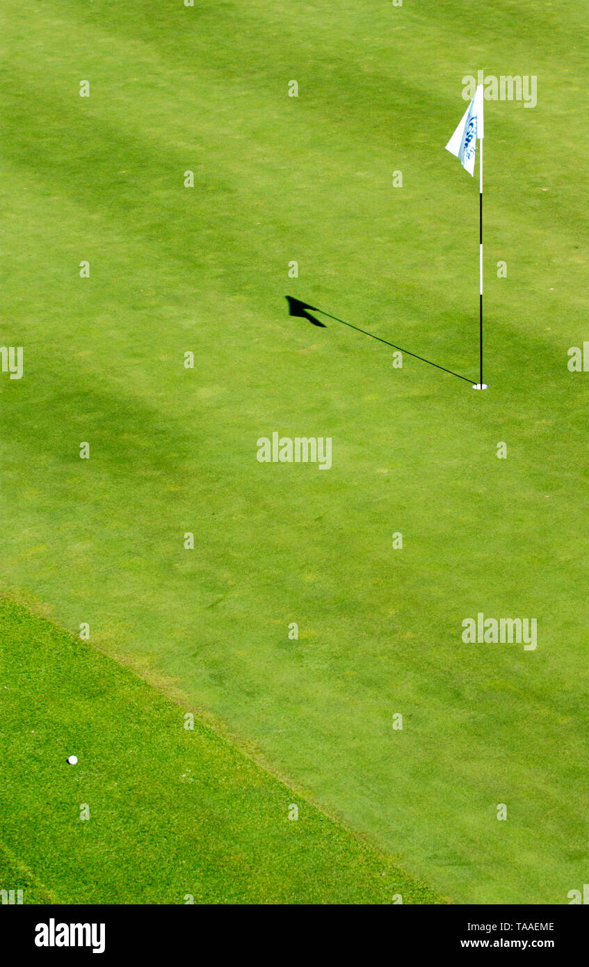 Gut LŠrchenhof in Pulheim near Cologne, Germany 19.9.2003, Golf: Linde ...