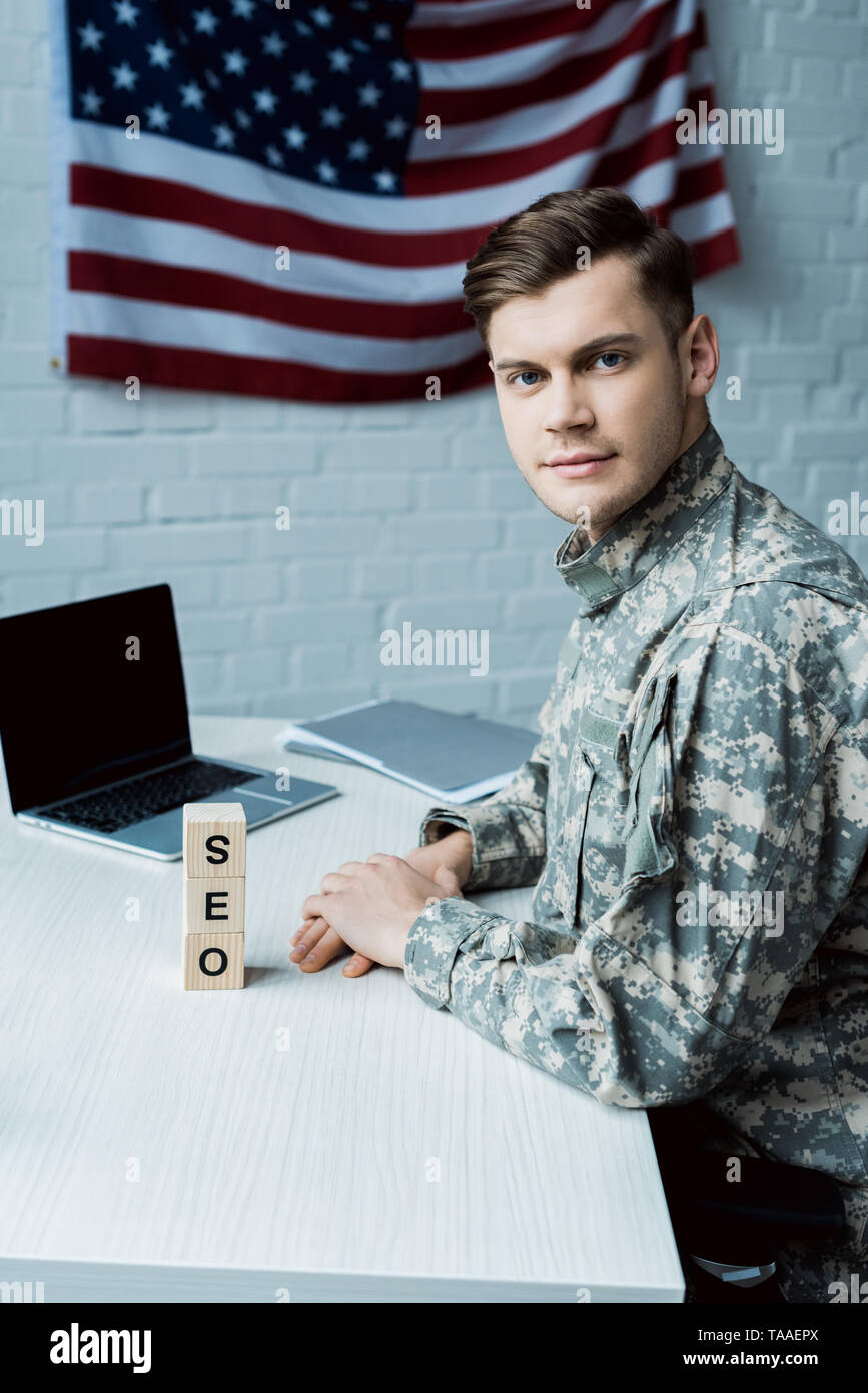 Soldier computer screen hi-res stock photography and images - Alamy