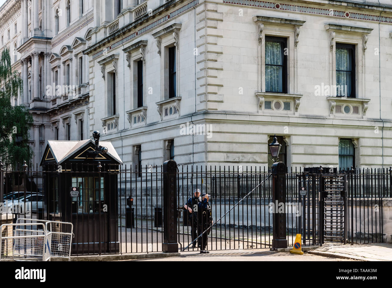 London uk 10 downing street hi-res stock photography and images - Alamy
