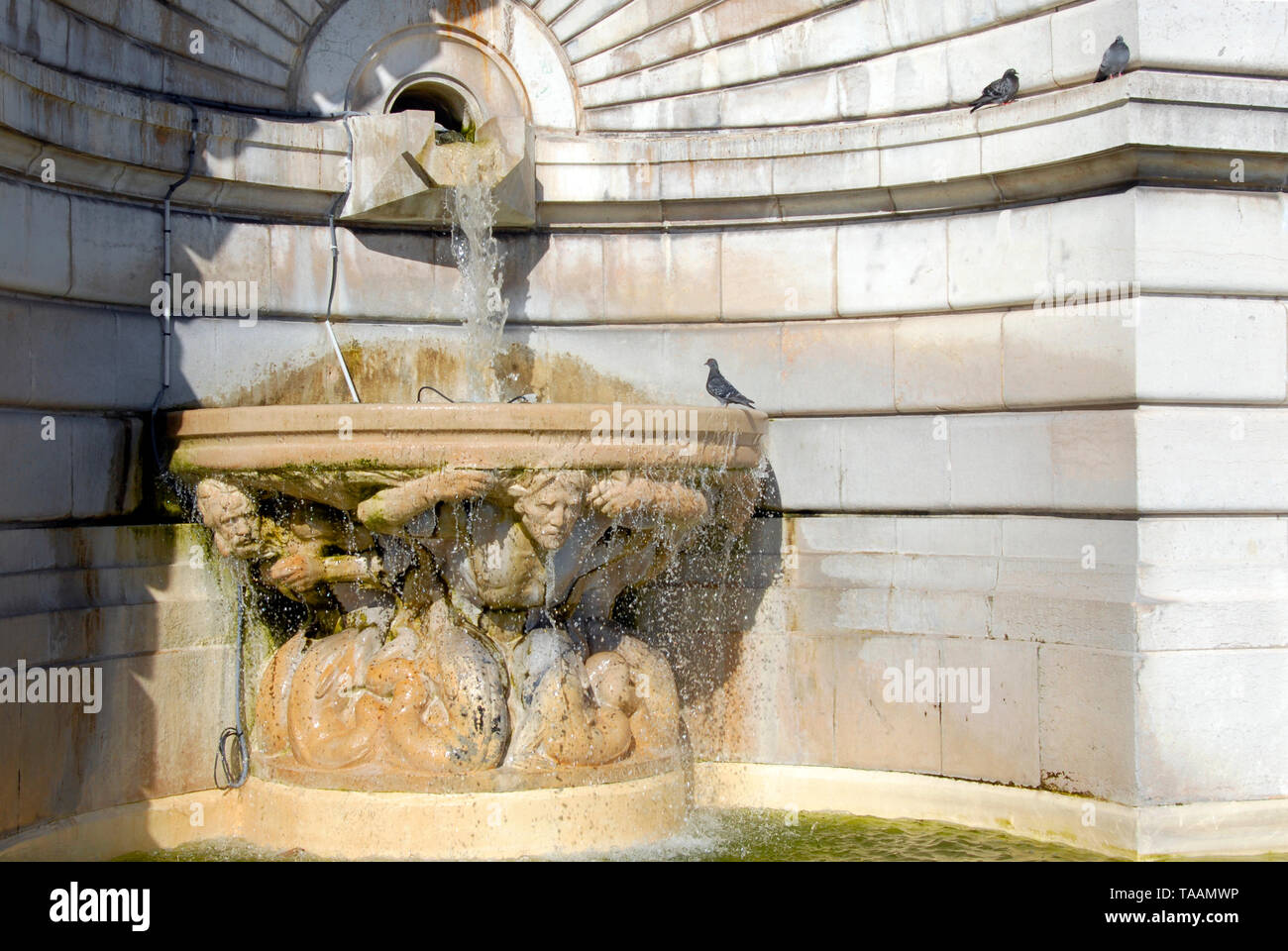 Water feature at the Basilica of Sacre Coeur, Montmartre, Paris, France ...