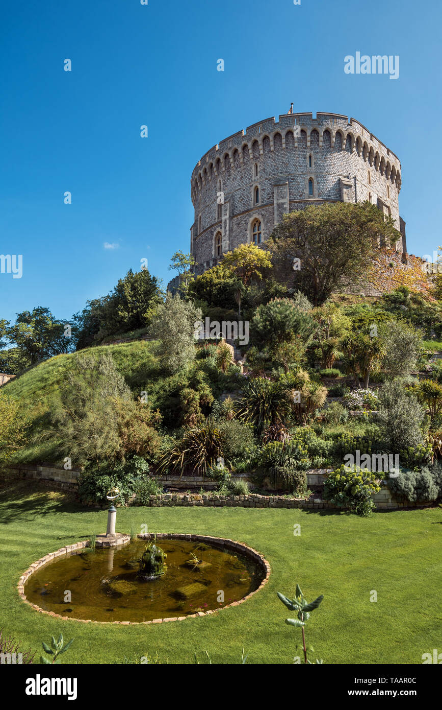 Round Tower of the Windsor Castle, Berkshire, England. Official ...