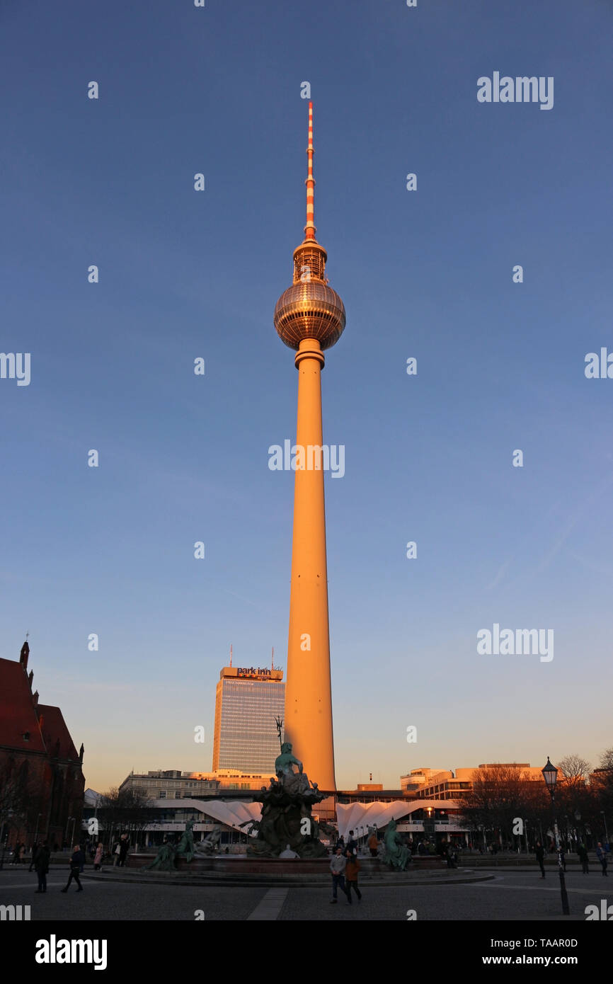 Berliner Fernsehturm Berlin High Resolution Stock Photography and ...