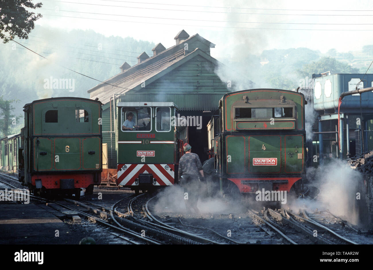 Snowdon mountain diesel locomotive hi-res stock photography and images ...