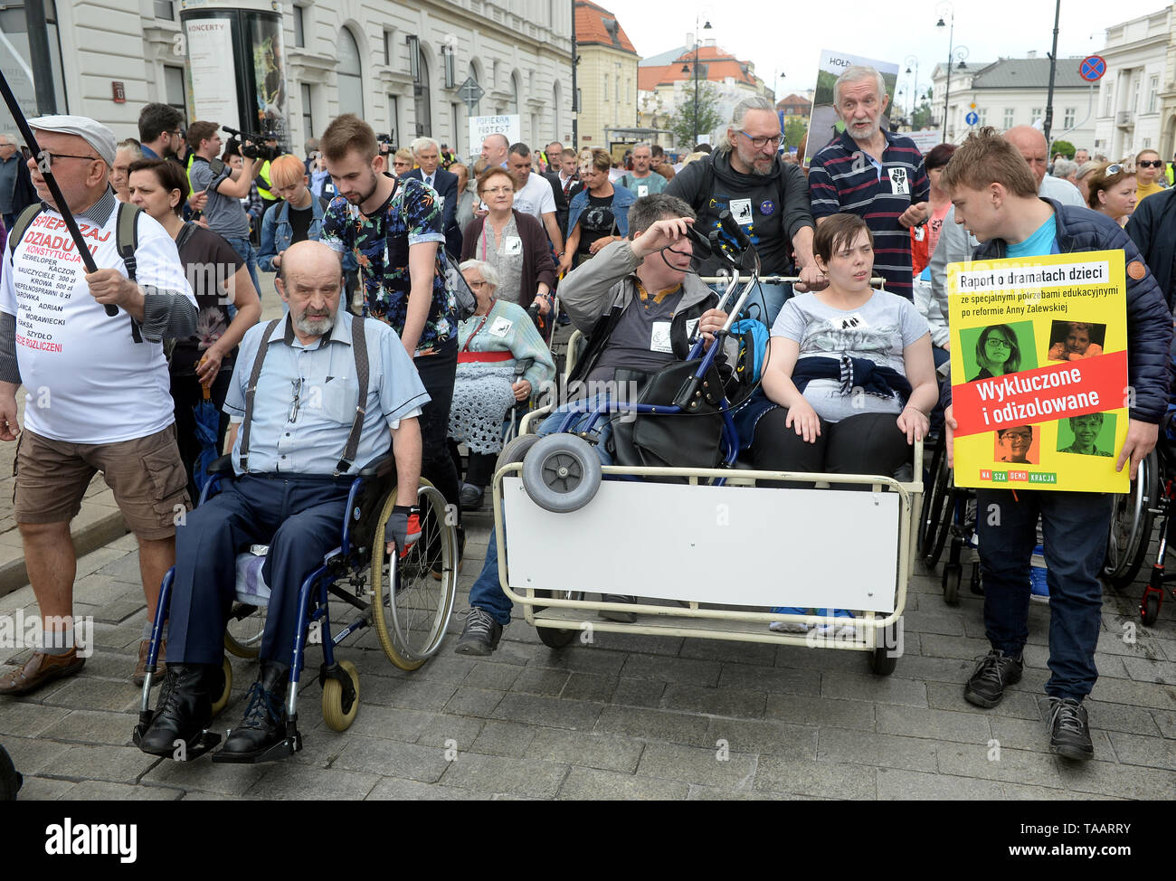 Over thousand disabled people and their caretakers take part in a march ...