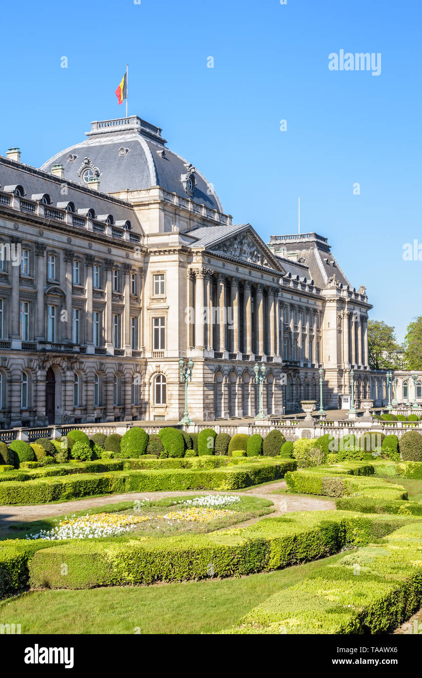 Main facade and front garden of the Royal Palace of Brussels, the ...
