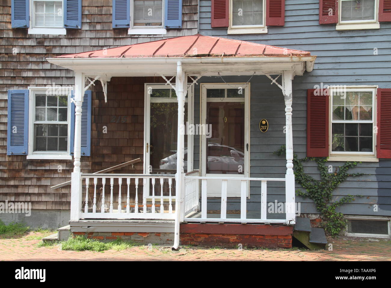 Destroyed duplex hi-res stock photography and images - Alamy