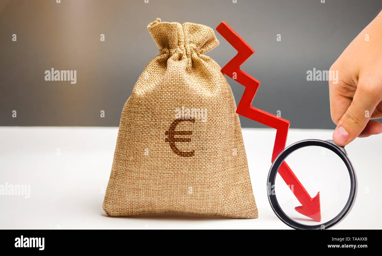 Bag drop sign hi-res stock photography and images - Alamy