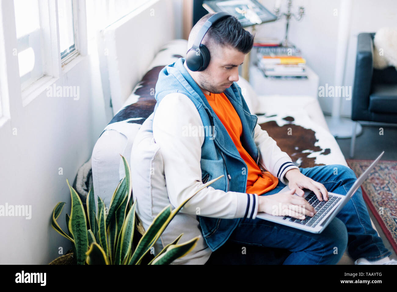 Radio Headset High Resolution Stock Photography and Images - Alamy