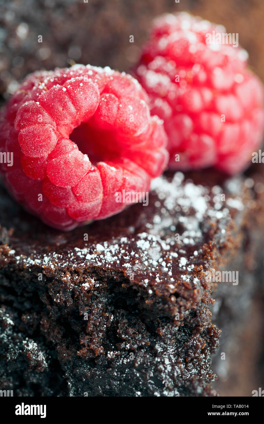 Black raspberry cake hi-res stock photography and images - Alamy