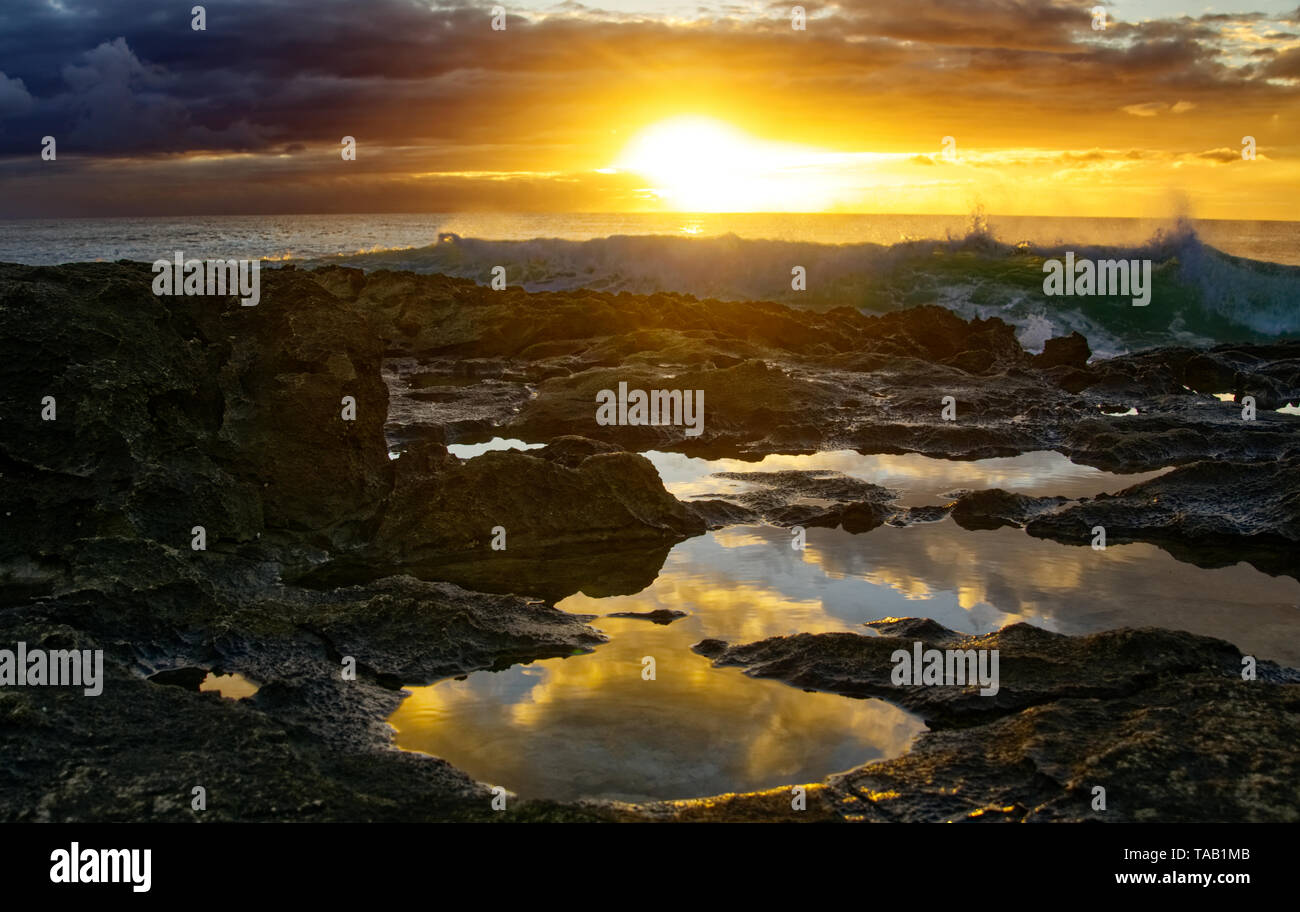 Tidal pools hi-res stock photography and images - Alamy
