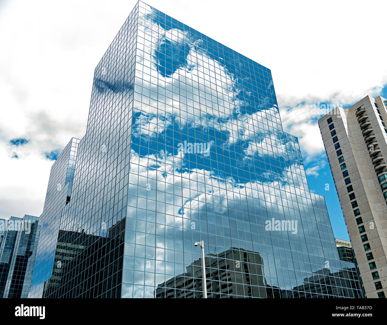 Mirrors reflections hi-res stock photography and images - Alamy