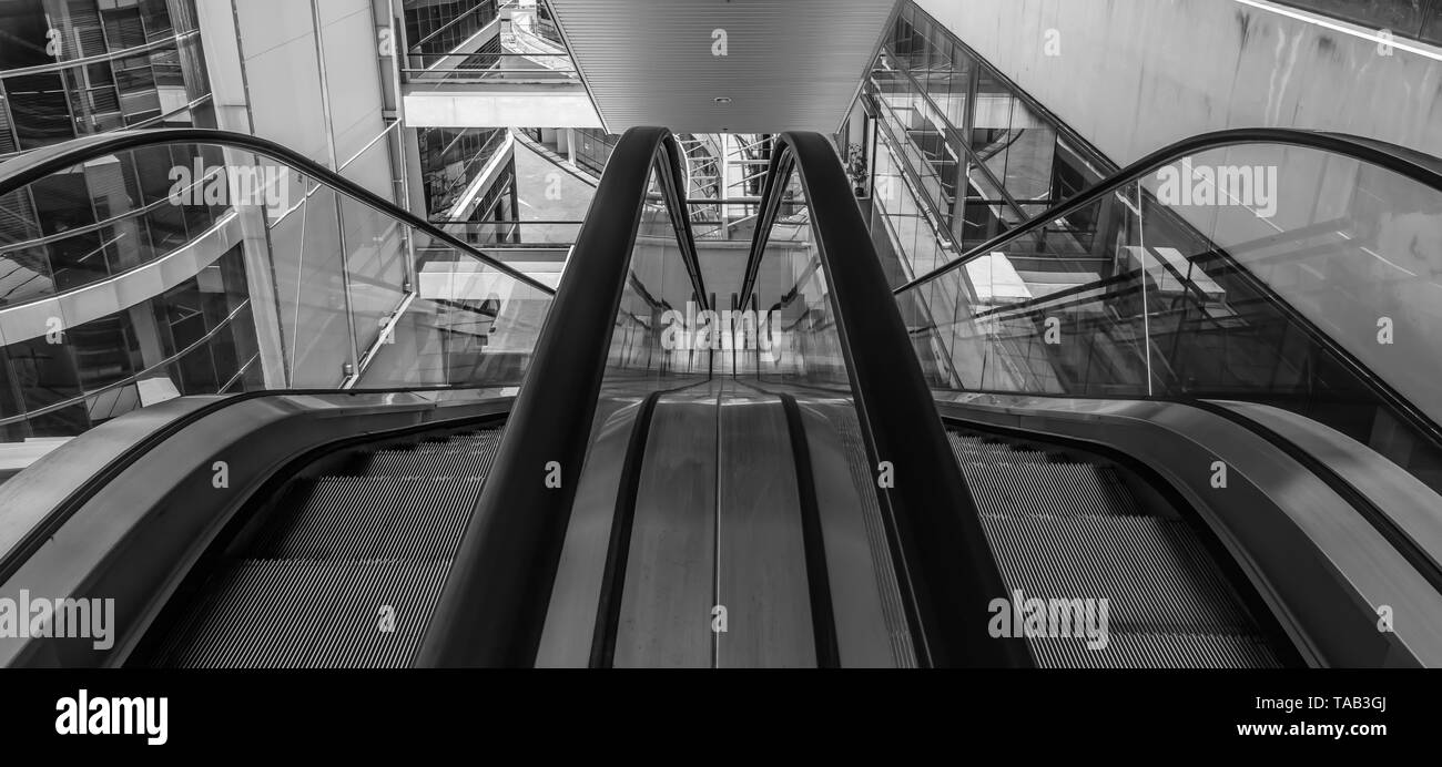 modern outdoor escalator perspective view Stock Photo - Alamy