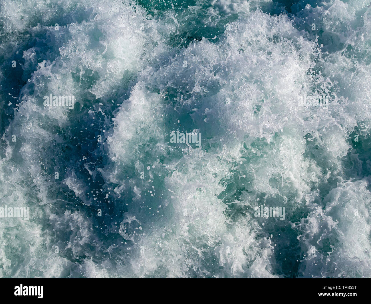 Sea ocean trail foaming water hi-res stock photography and images - Alamy