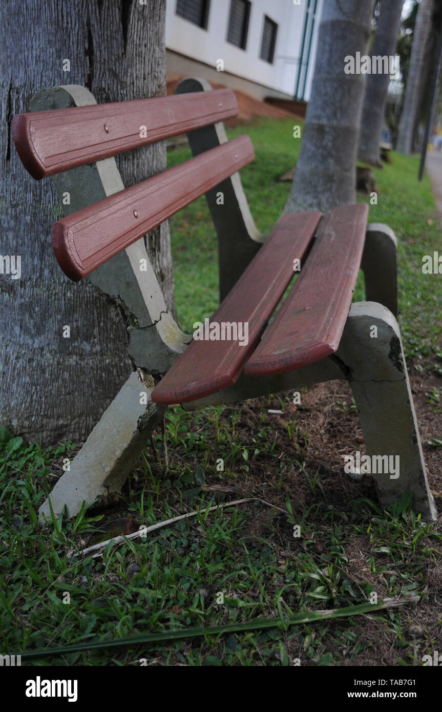 Rotten bench hi-res stock photography and images - Alamy