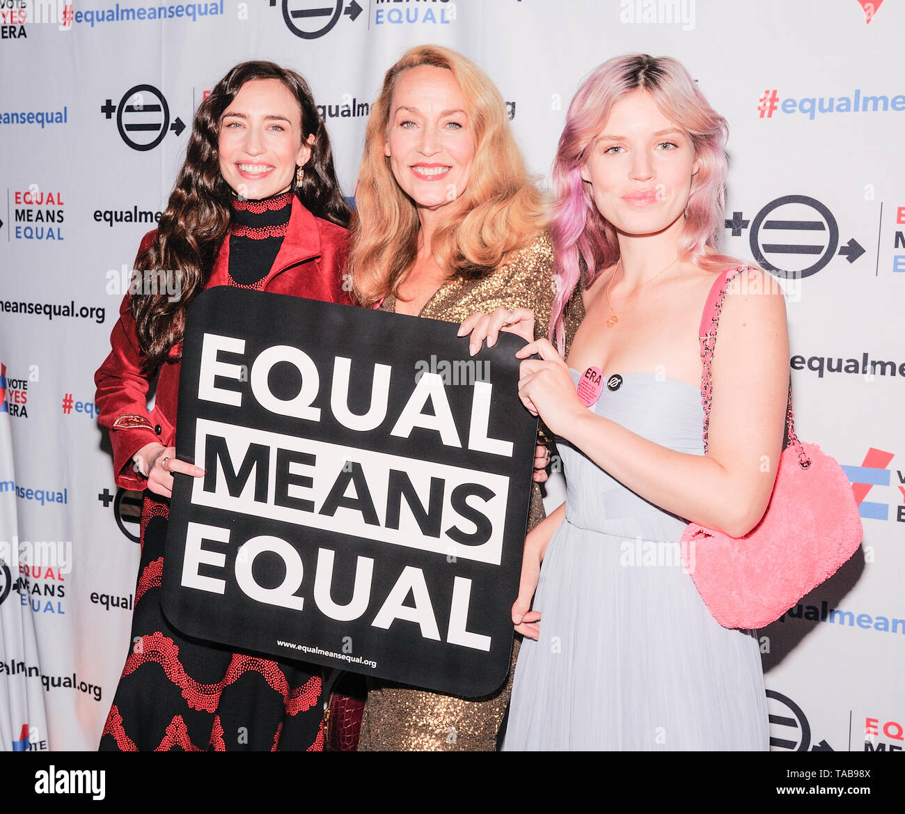 Elizabeth jagger and georgia jagger hi-res stock photography and images ...