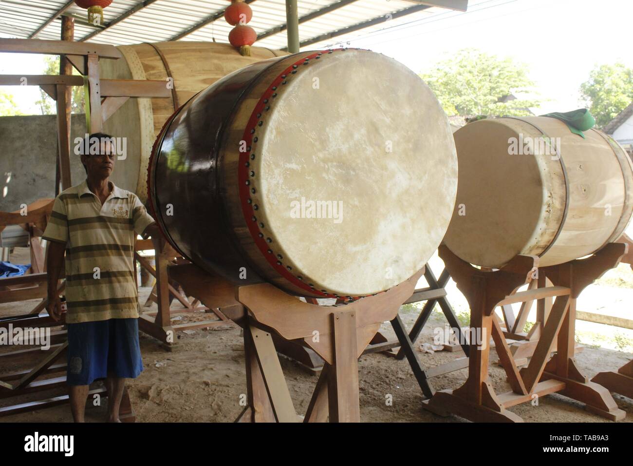 Bedug mosque crafters hi-res stock photography and images - Alamy