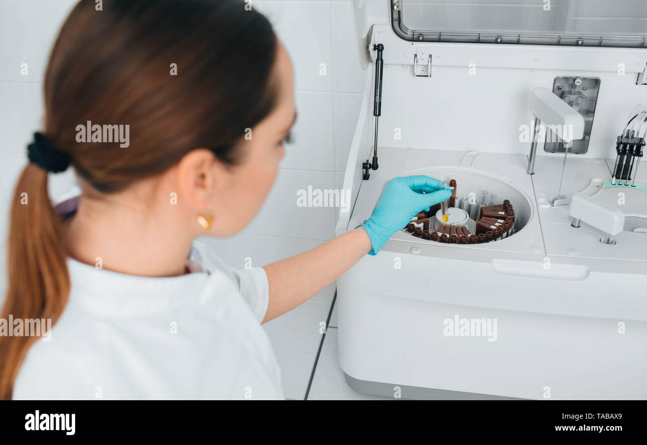 Using laboratory equipment hi-res stock photography and images - Alamy