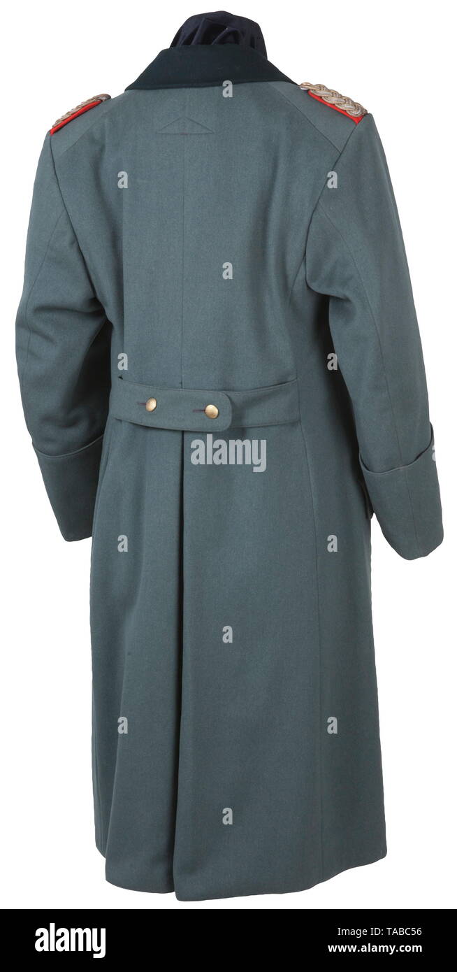 An army general's overcoat Fine field-grey doeskin, graphite-grey satin ...