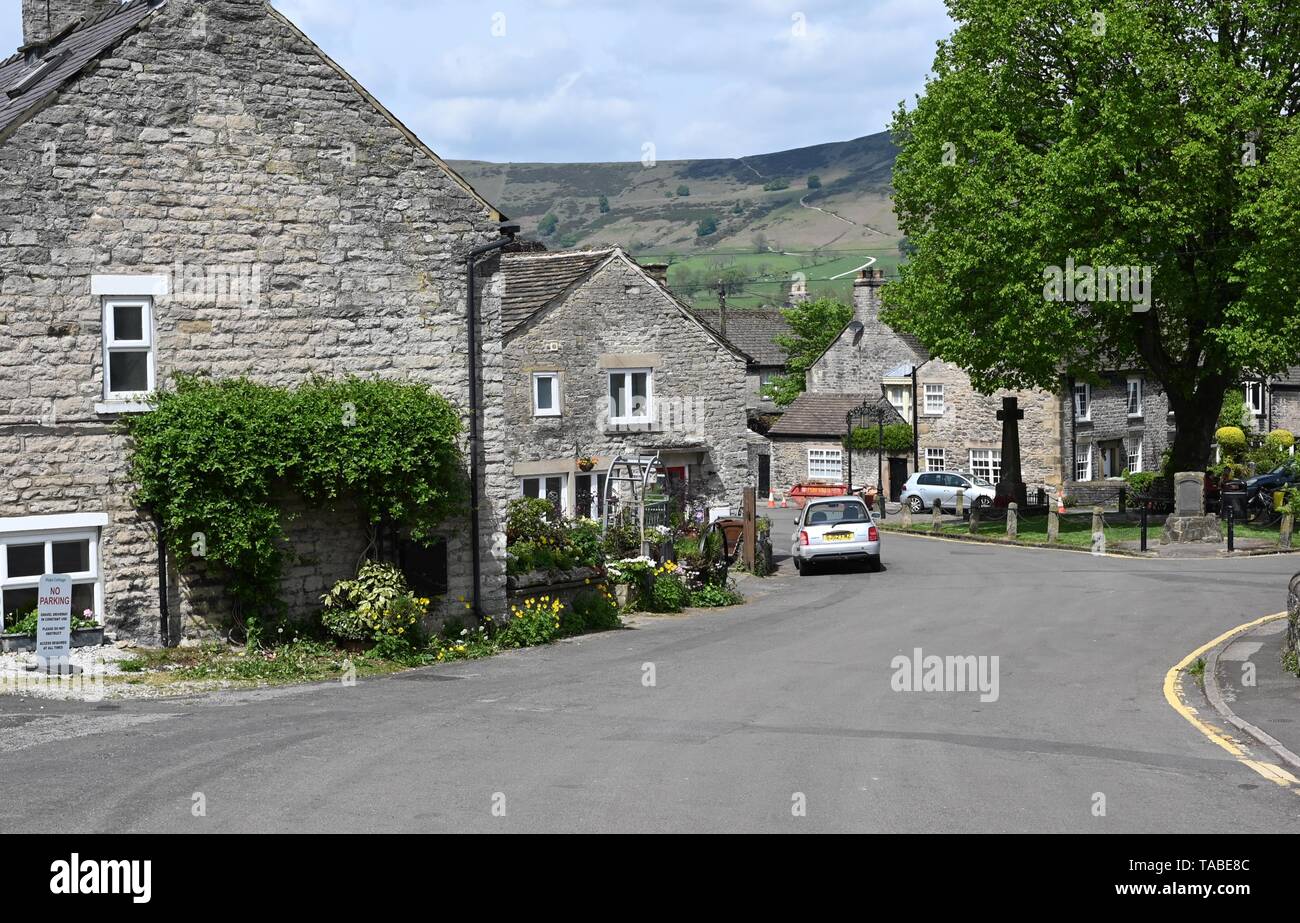 Quiet little street hi-res stock photography and images - Alamy