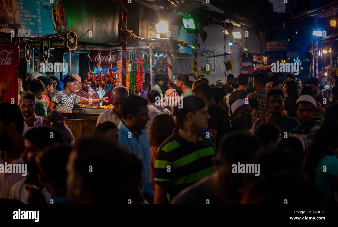 Mumbai, India - May 11, 2019 : Muslim male vendors cooking selling ...