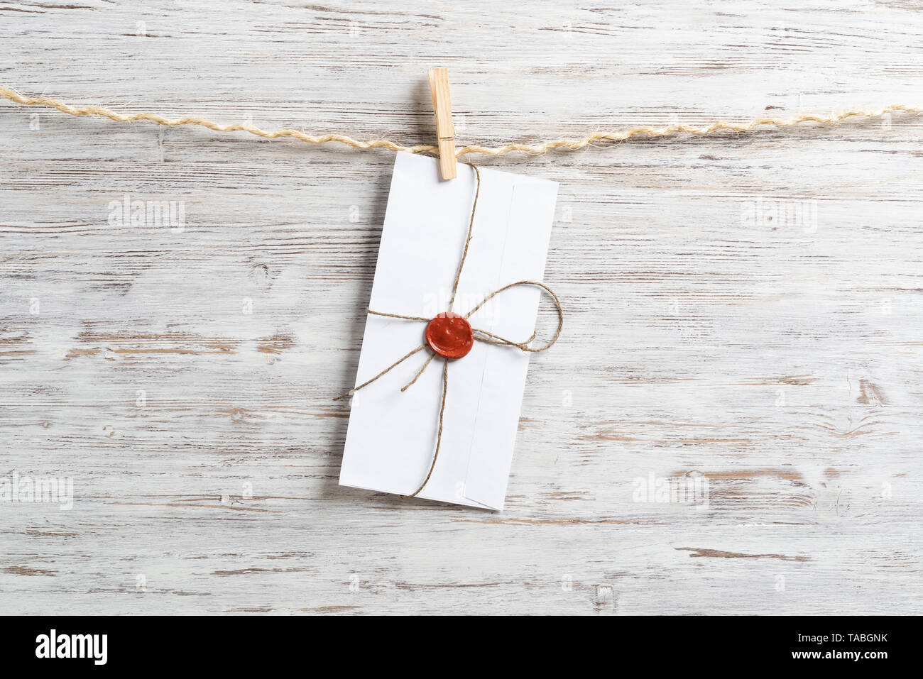 Envelope string seal hi-res stock photography and images - Alamy