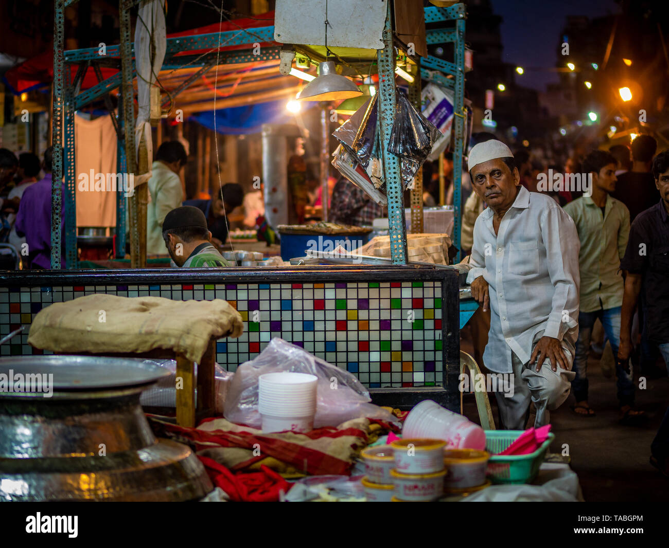 Mumbai, India - May 11, 2019 : Muslim male vendors cooking selling ...