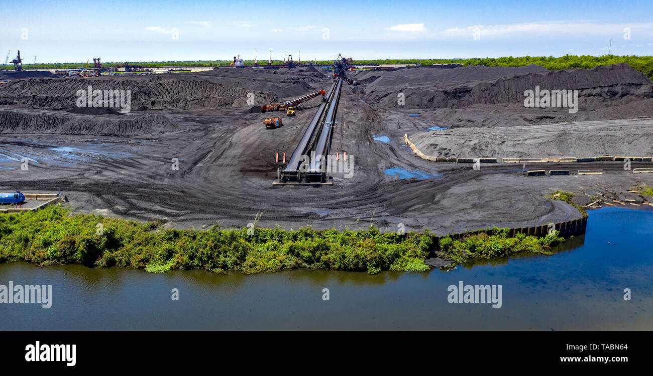 Coal terminals hi-res stock photography and images - Alamy