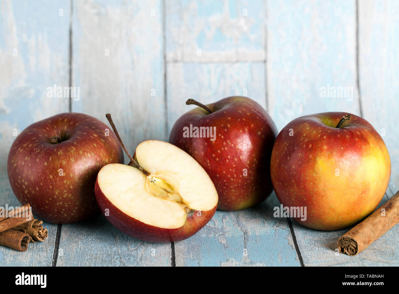 Apples cinnamon sticks closeup hi-res stock photography and images - Alamy