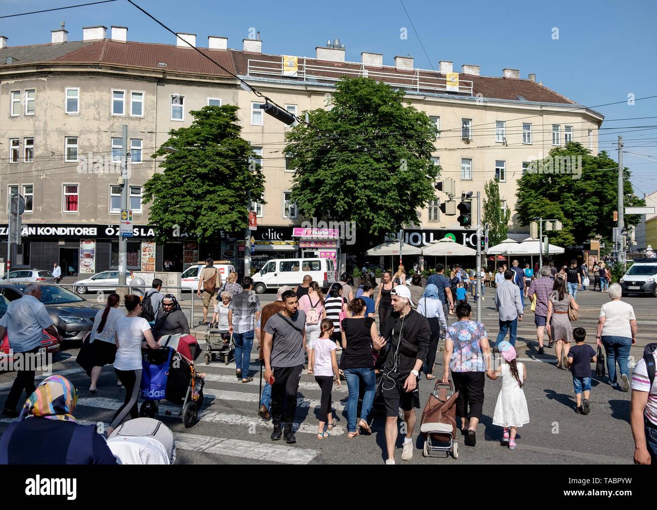 Multicultural street hi-res stock photography and images - Alamy