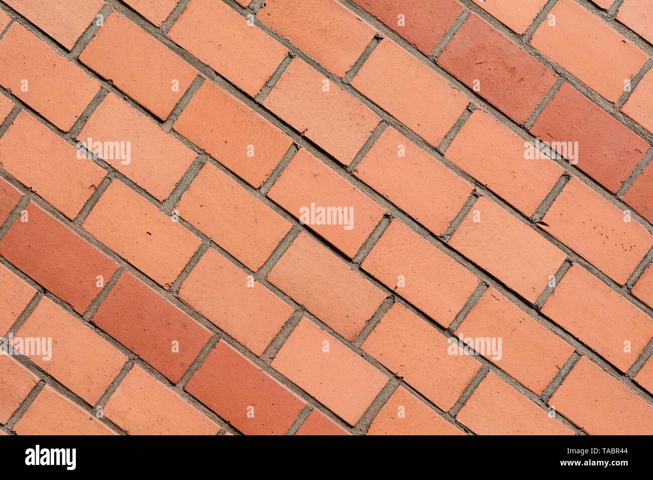 Diagonal columns building hi-res stock photography and images - Alamy