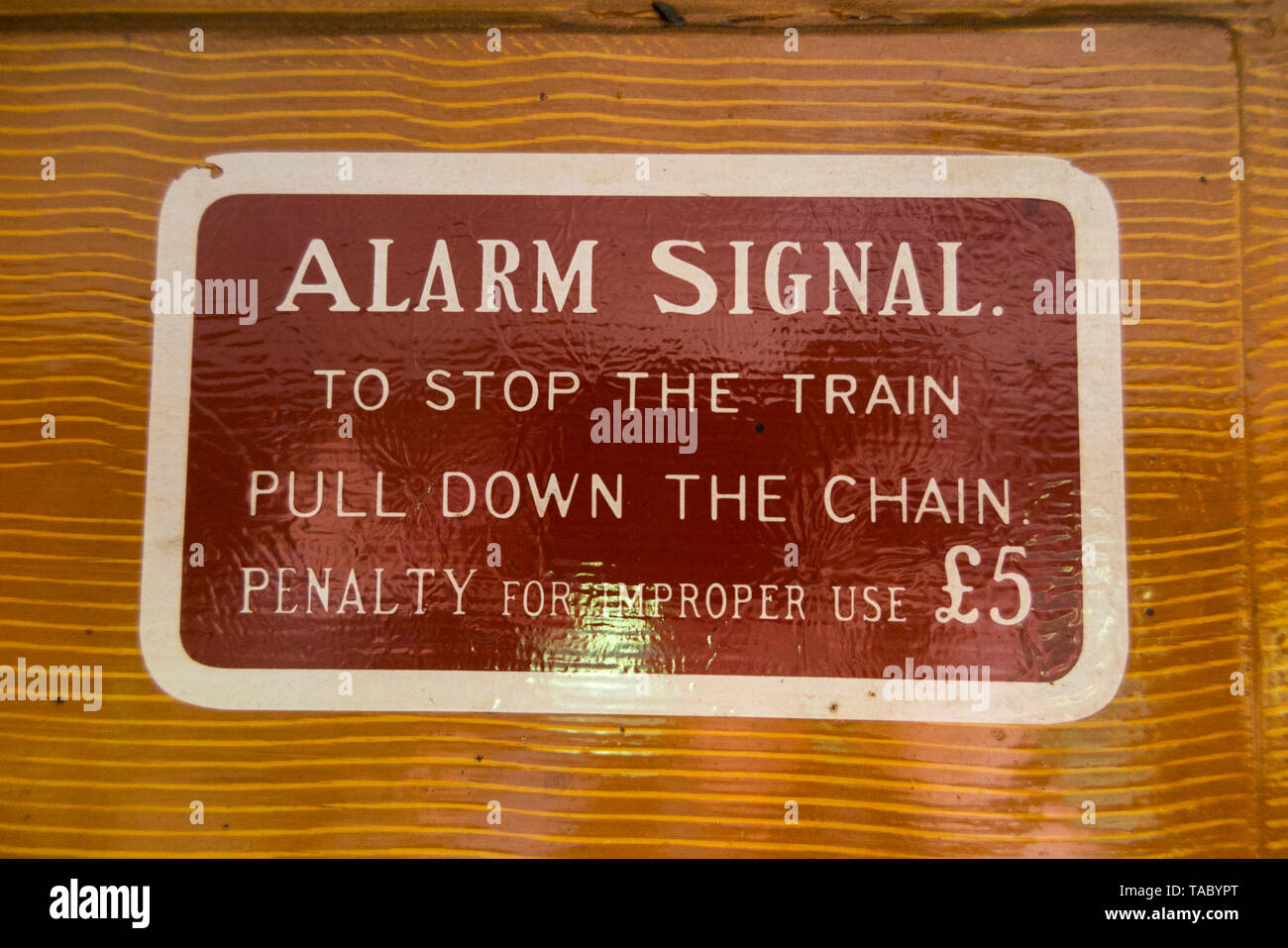 Slam door train carriage hi-res stock photography and images - Alamy