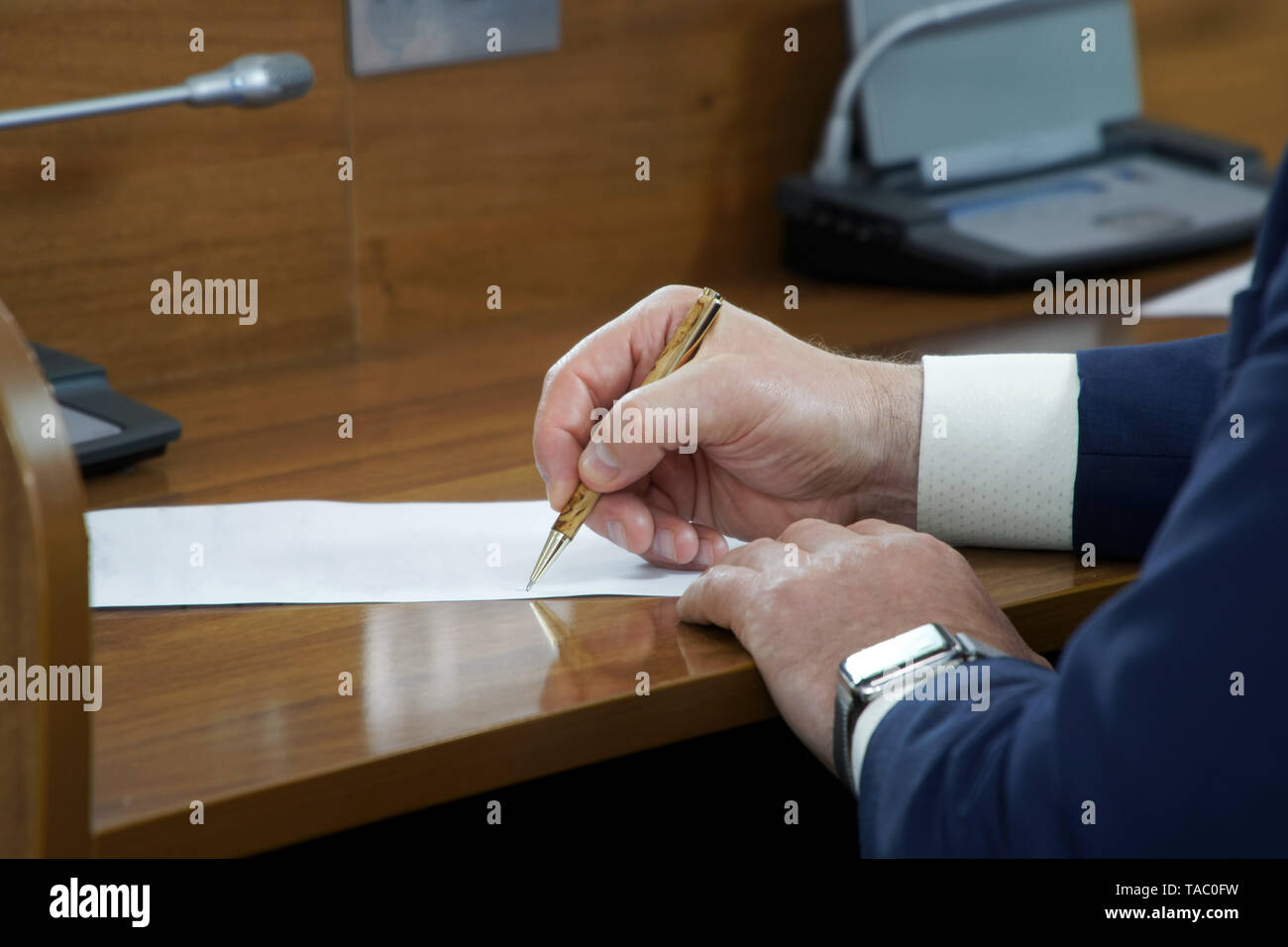 Businessman man without face hi-res stock photography and images - Alamy