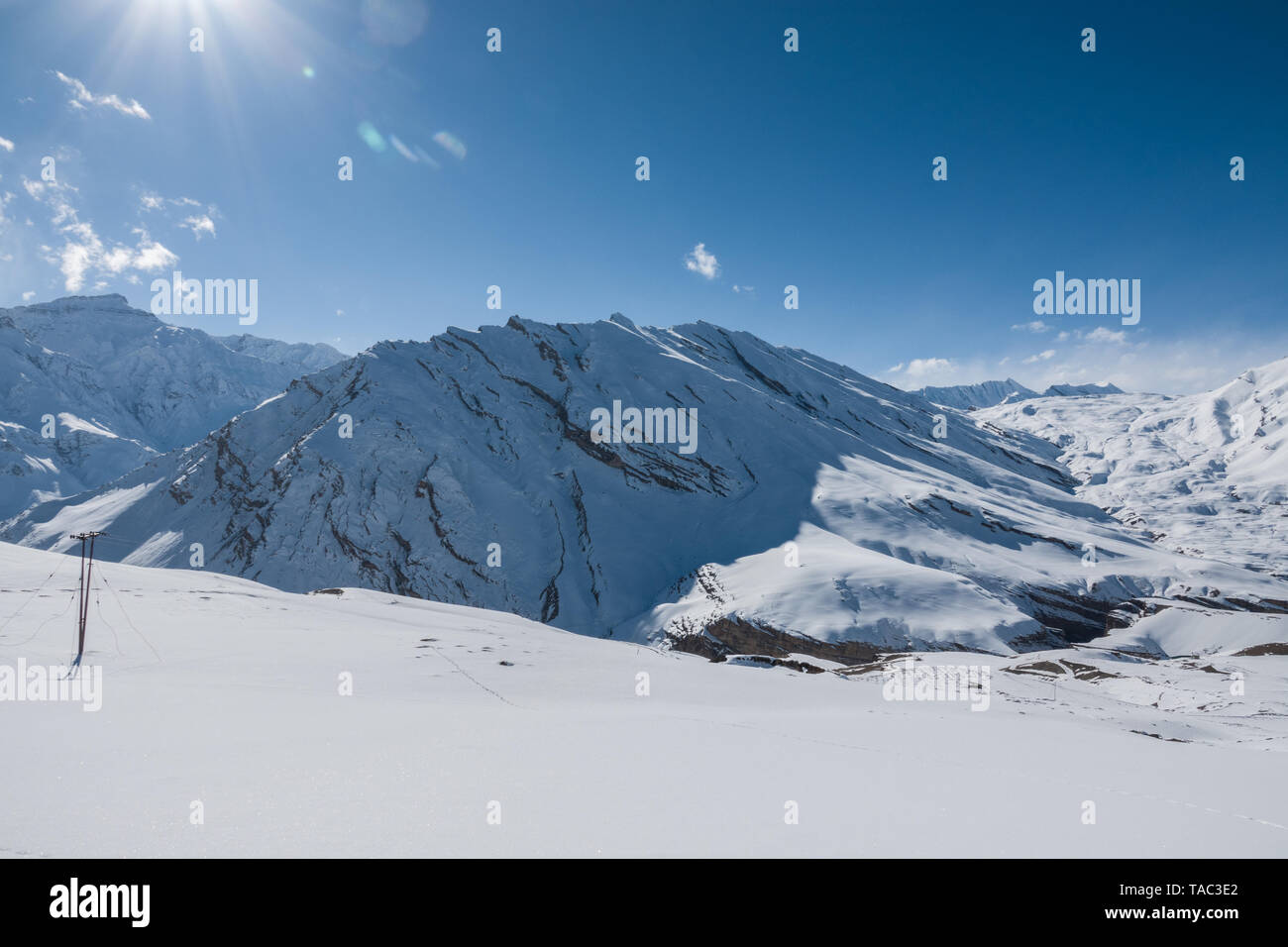 Snow leopard trekking paths in Himalayan mountains in beautiful ...