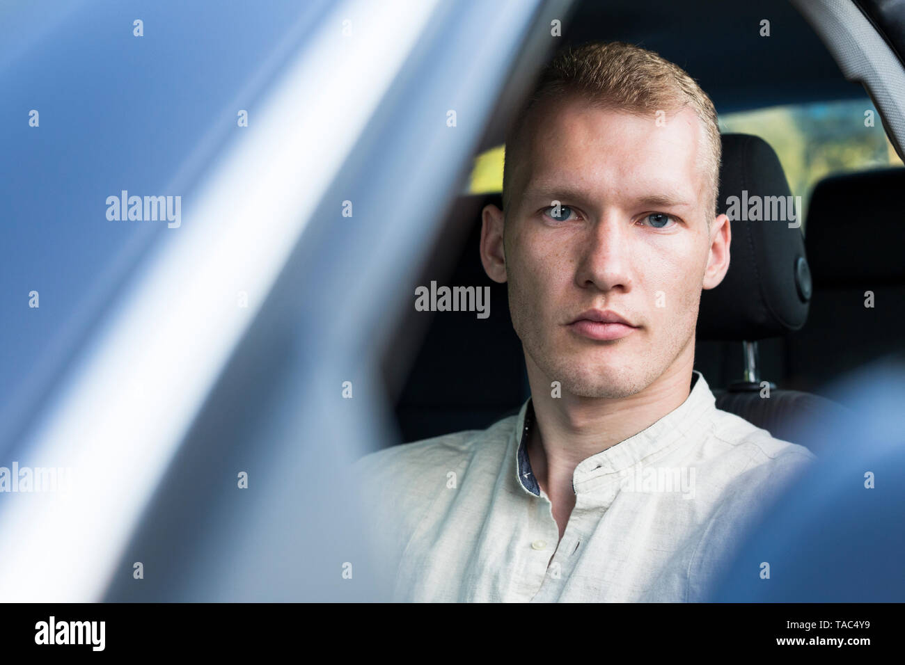 Driving in a car front view hi-res stock photography and images - Alamy