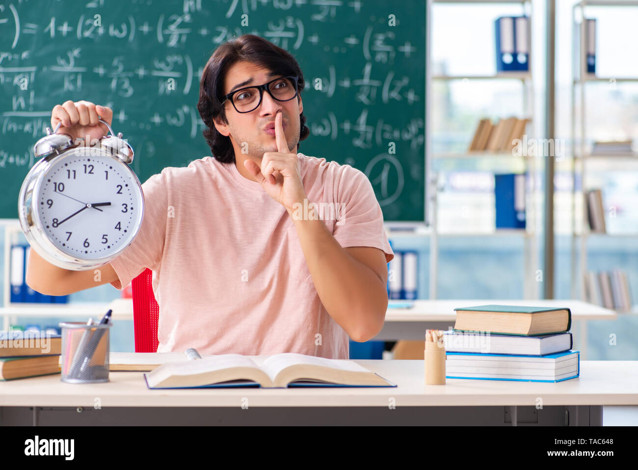 Student missing in classroom hi-res stock photography and images - Alamy