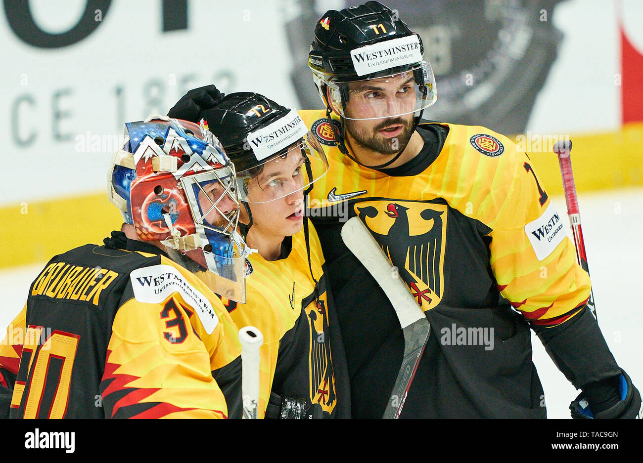 An angry hockey player hi-res stock photography and images - Alamy