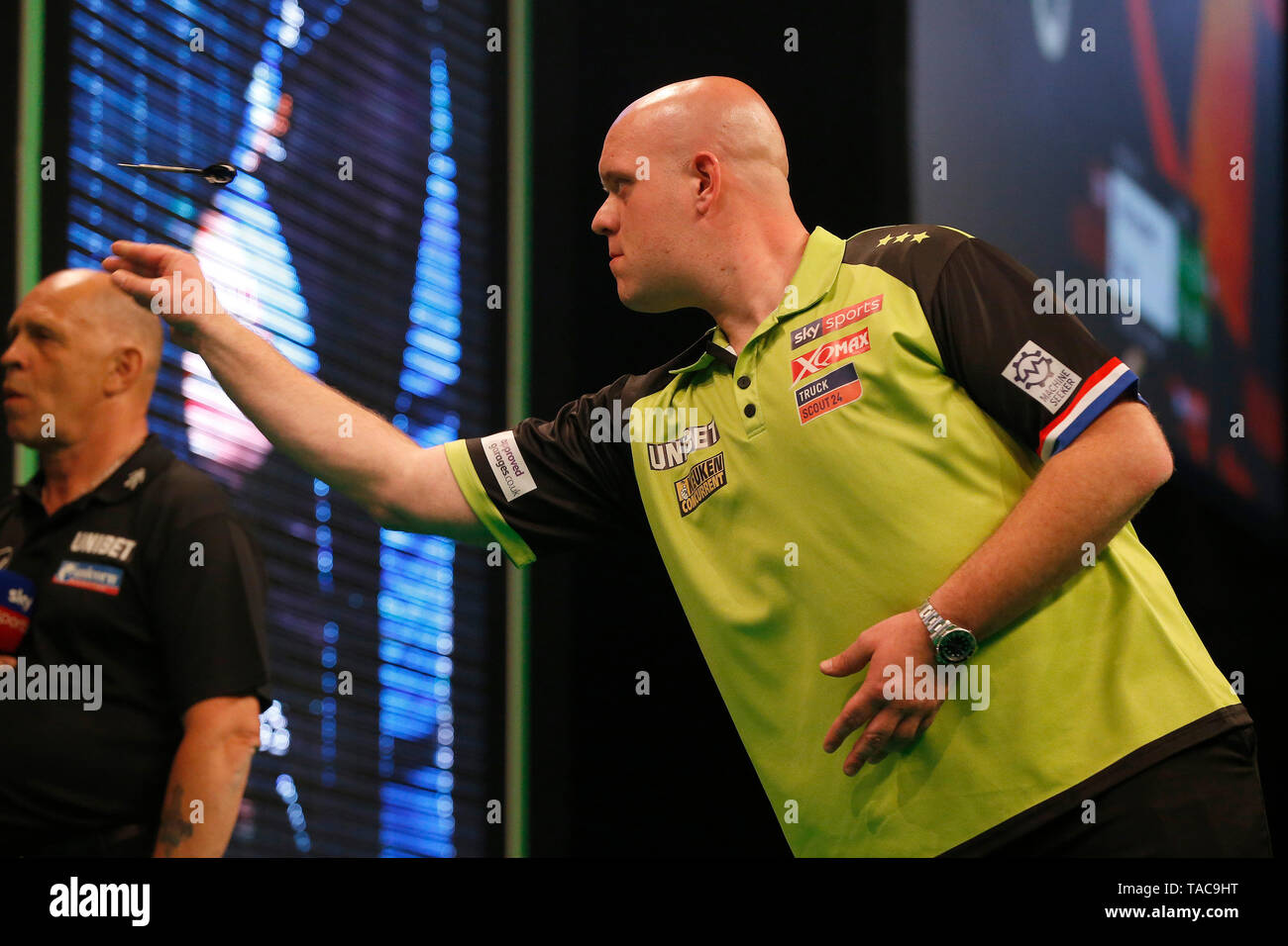 Michael van gerwen 2019 hi-res stock photography and images - Alamy