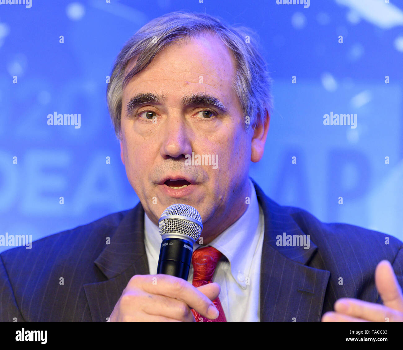 May 22, 2019 - Washington, DC, U.S - Sen. JEFF MERKLEY (D-OR) speaking ...