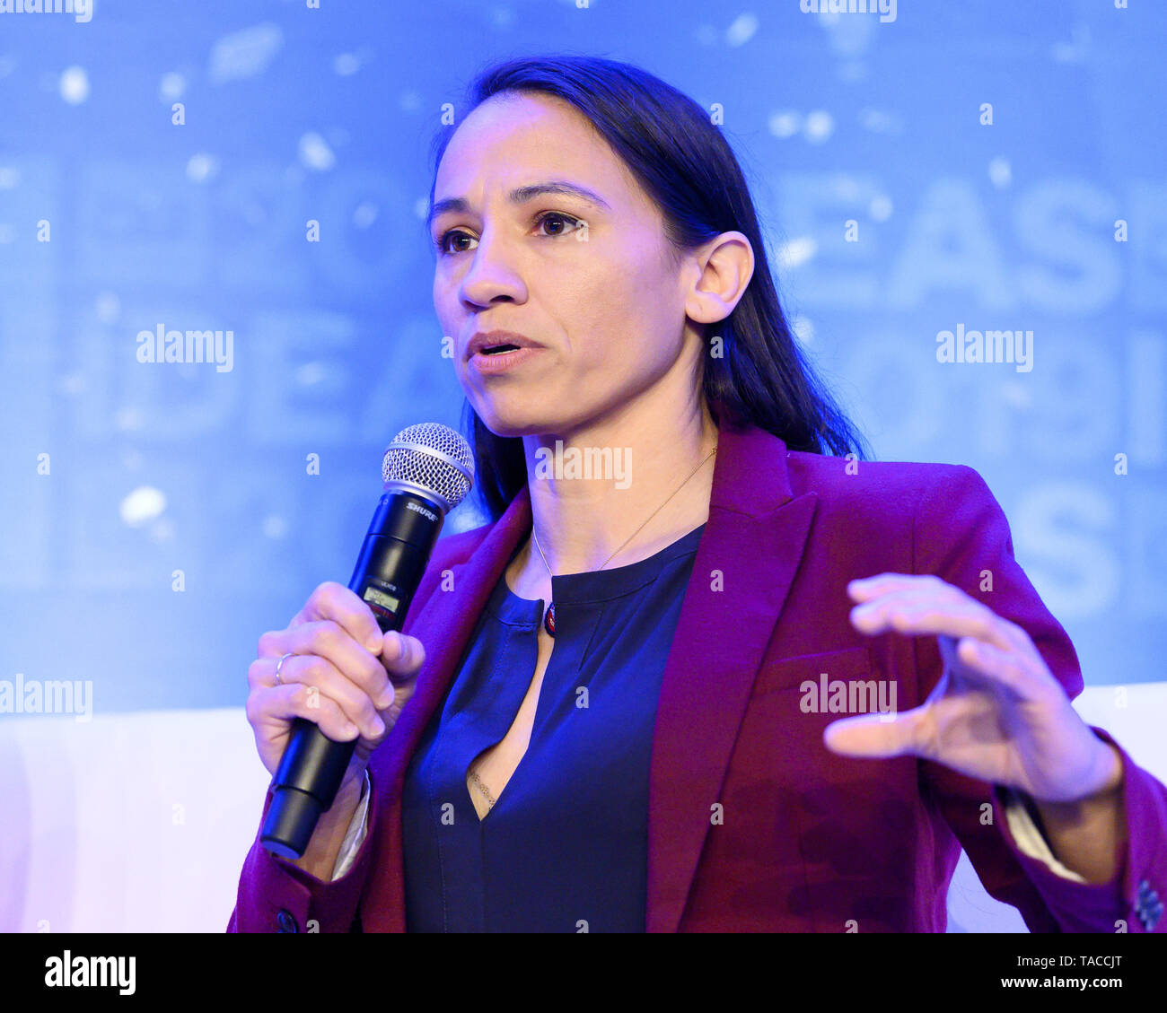 Rep sharice davids hi-res stock photography and images - Alamy