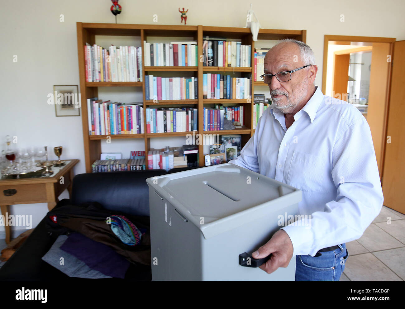 Fabrizius hi-res stock photography and images - Alamy