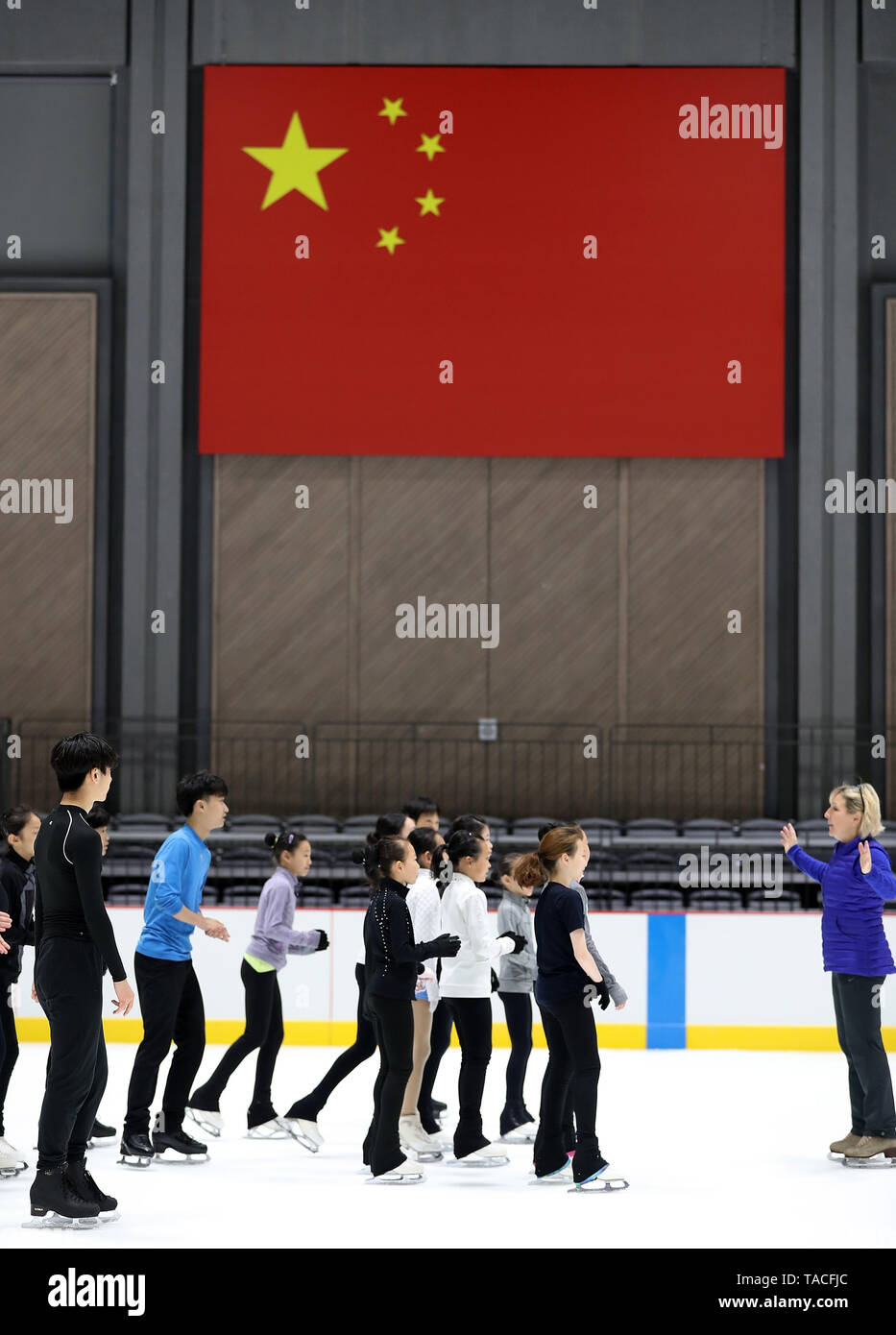 Beijing, China. 24th May, 2019. Canadian coach Tracy Wilson gives ...
