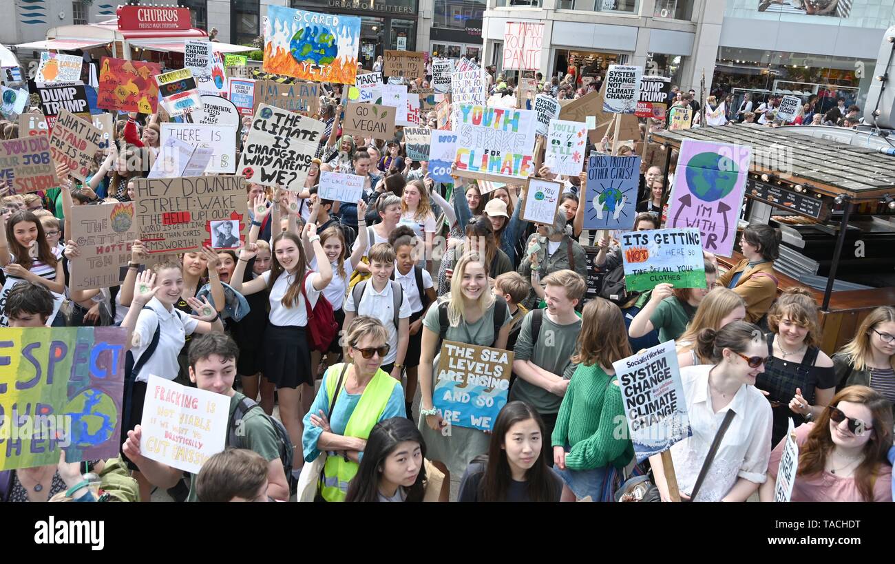 Kids protesting school hi-res stock photography and images - Alamy