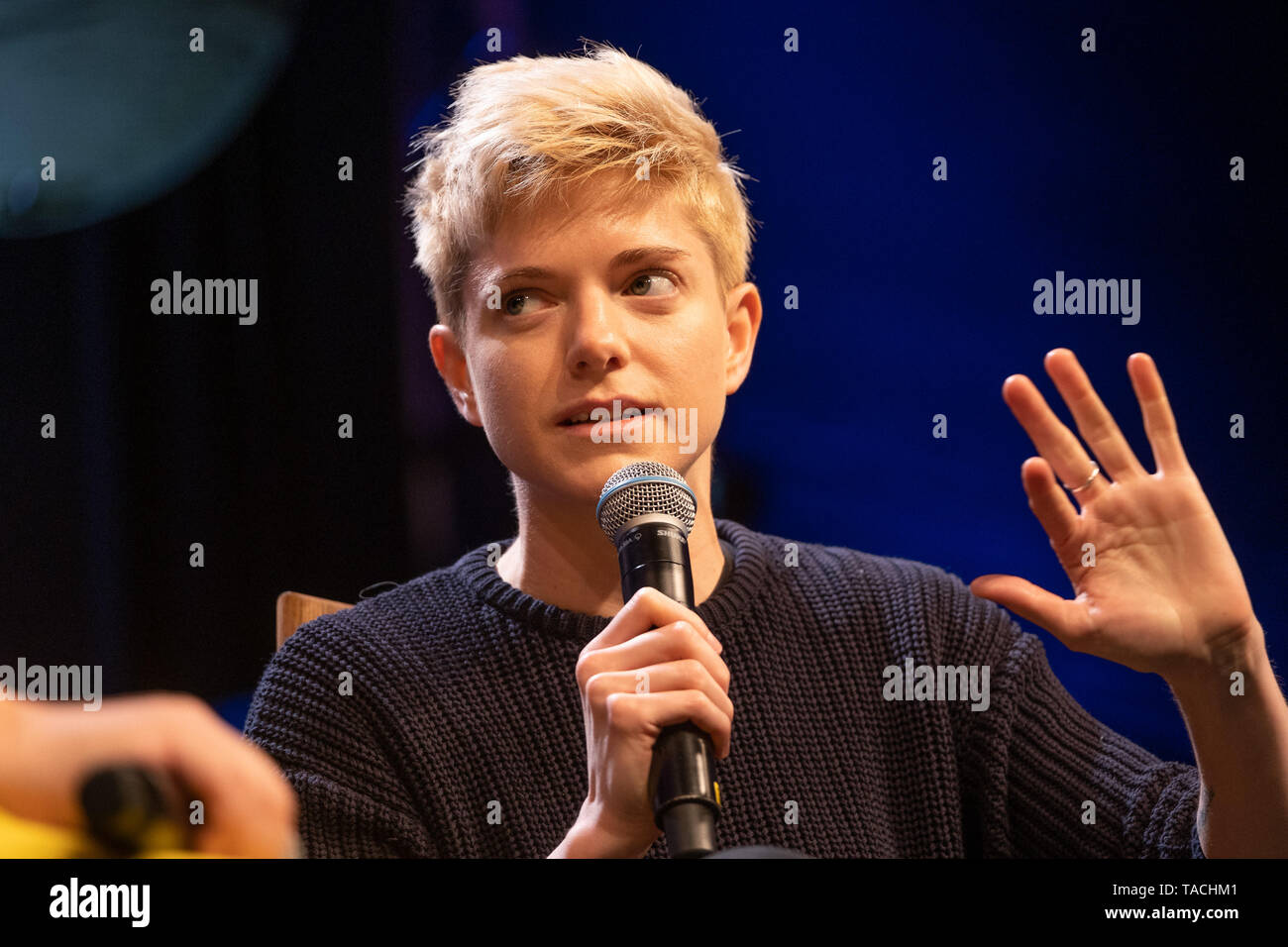 Mae martin 2019 hi-res stock photography and images - Alamy