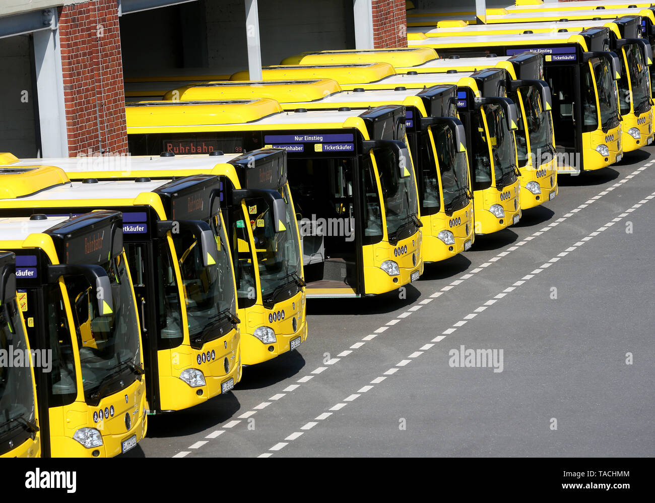 Essen, Germany. 24th May, 2019. New hybrid buses are presented at the ...