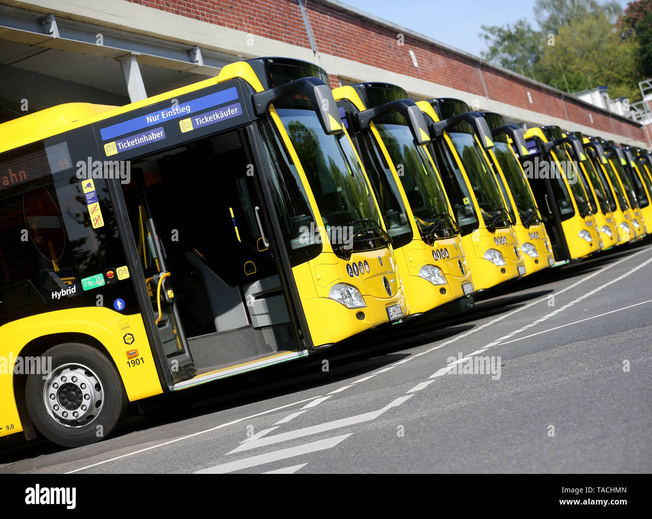 Essen, Germany. 24th May, 2019. New hybrid buses are presented at the ...
