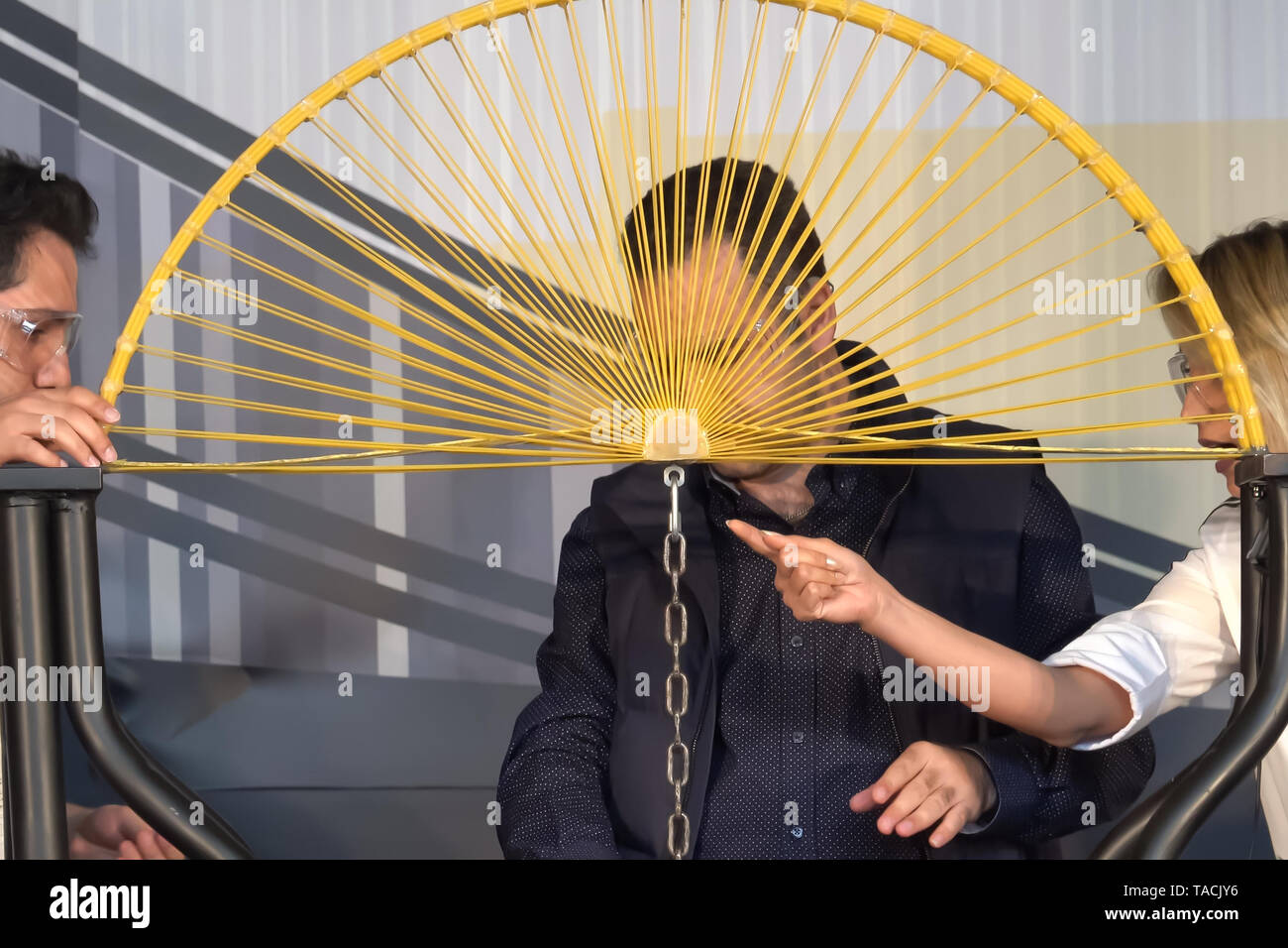 (190524) -- BUDAPEST, May 24, 2019 (Xinhua) -- Students of Ataturk ...