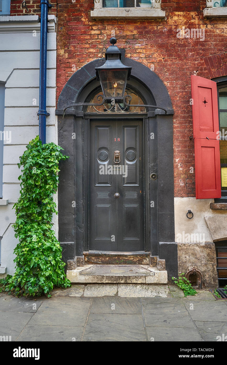 Georgian front door hi-res stock photography and images - Alamy